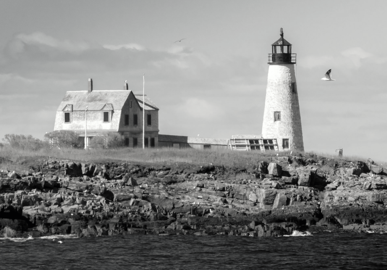 A Spooky Guide to the Most Haunted Places in Maine - Grey Havens