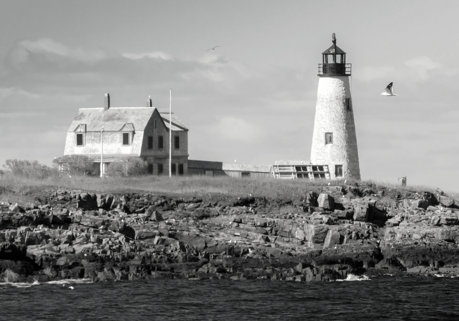A Spooky Guide to the Most Haunted Places in Maine - Grey Havens